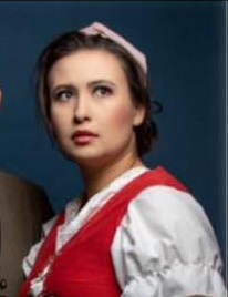 Hannah Adamson, KCAU Morning Anchor – Art Hub Siouxland